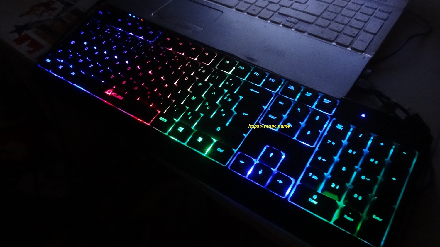 Un clavier de marque KLIM rétroéclairé en test - SOSPC